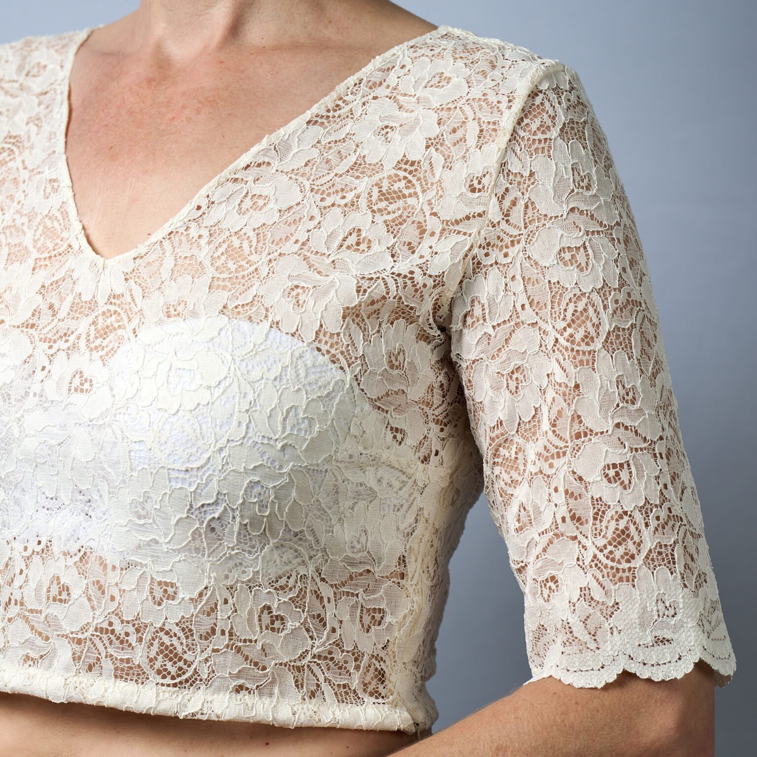 The Art of Selecting the Perfect Dirndl Blouse: A Blend of Elegance, History, and Fun – Inna Fashion